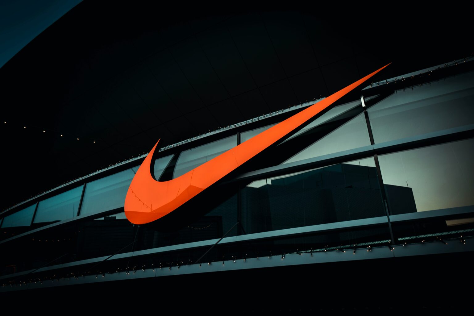 Nike Case Study: Social Media Strategy That Wins Online.....